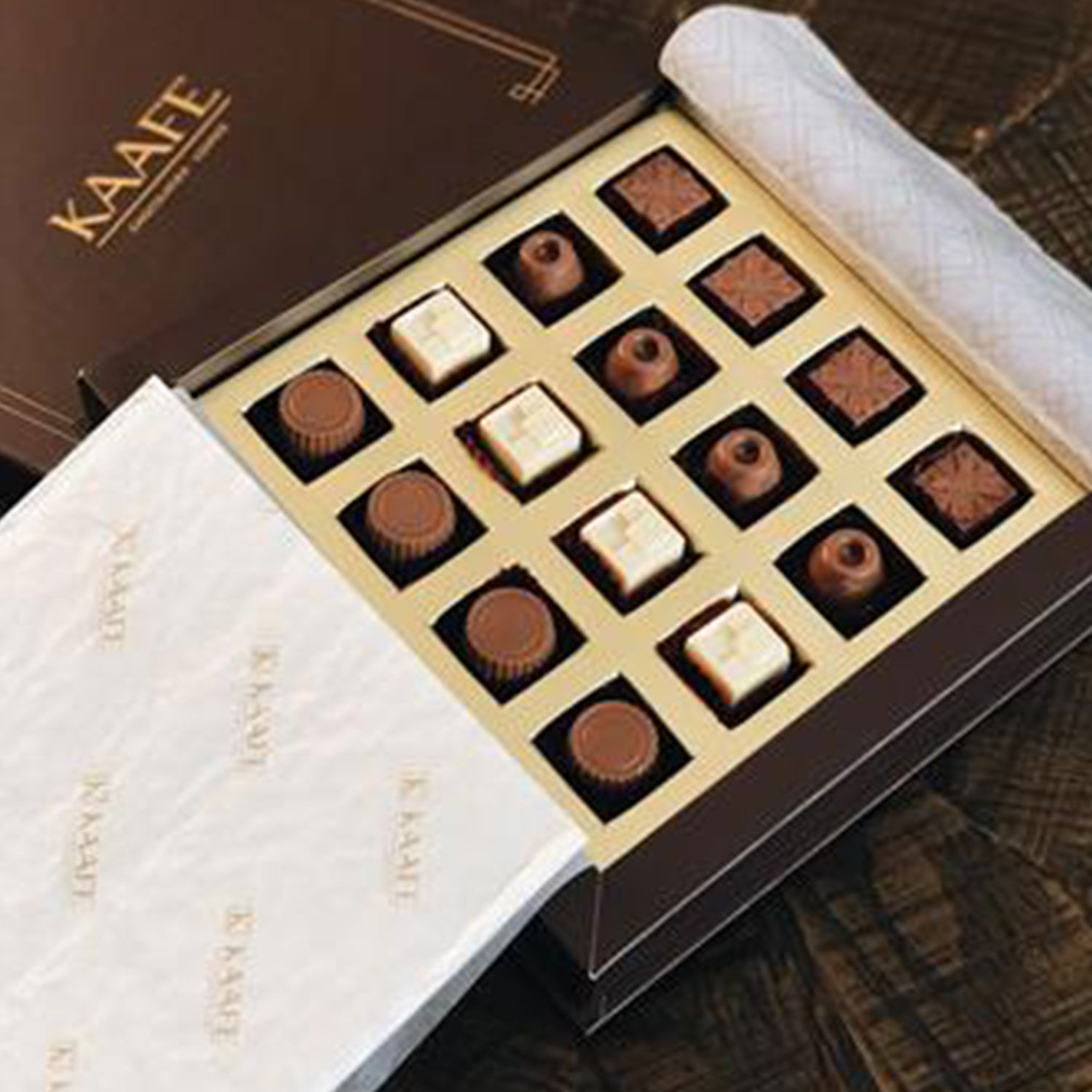 أون لاين 16 Pieces Assorted Chocolates Box توصيل هدايا في Qatar - FNP