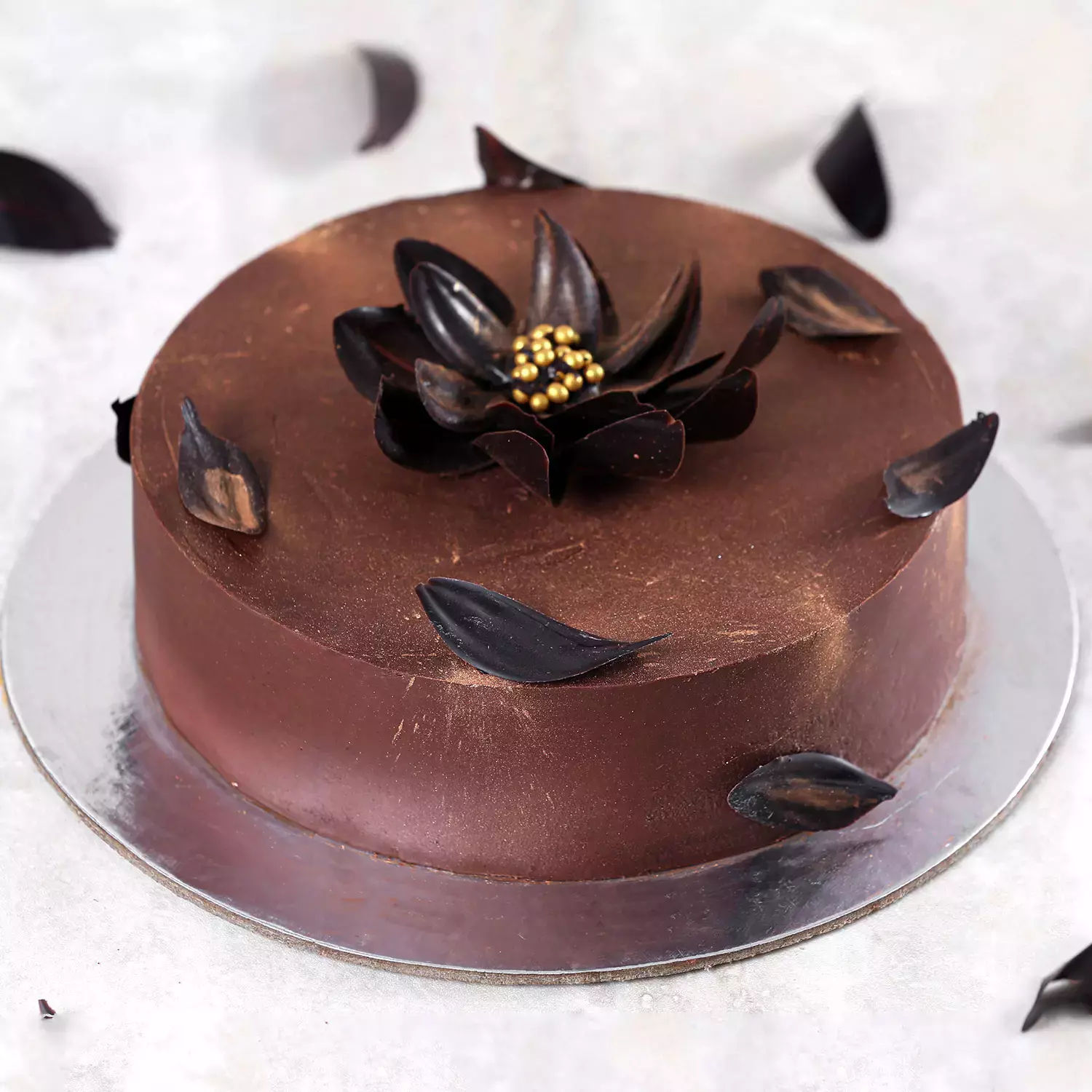 Online Classic Chocolate Cake Half Kg Gift Delivery in Qatar - FNP