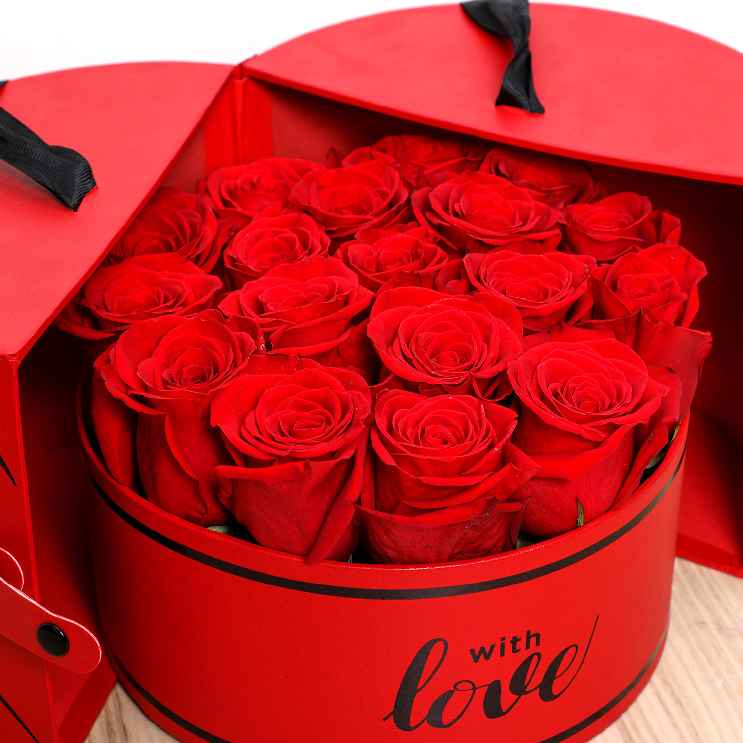 Online Luxurious Red Roses Box Gift Delivery in Qatar - FNP