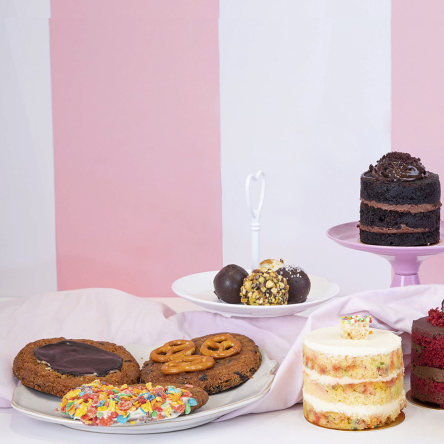 Online Netflix Bundle Gift Delivery in Qatar - Fnp.ae