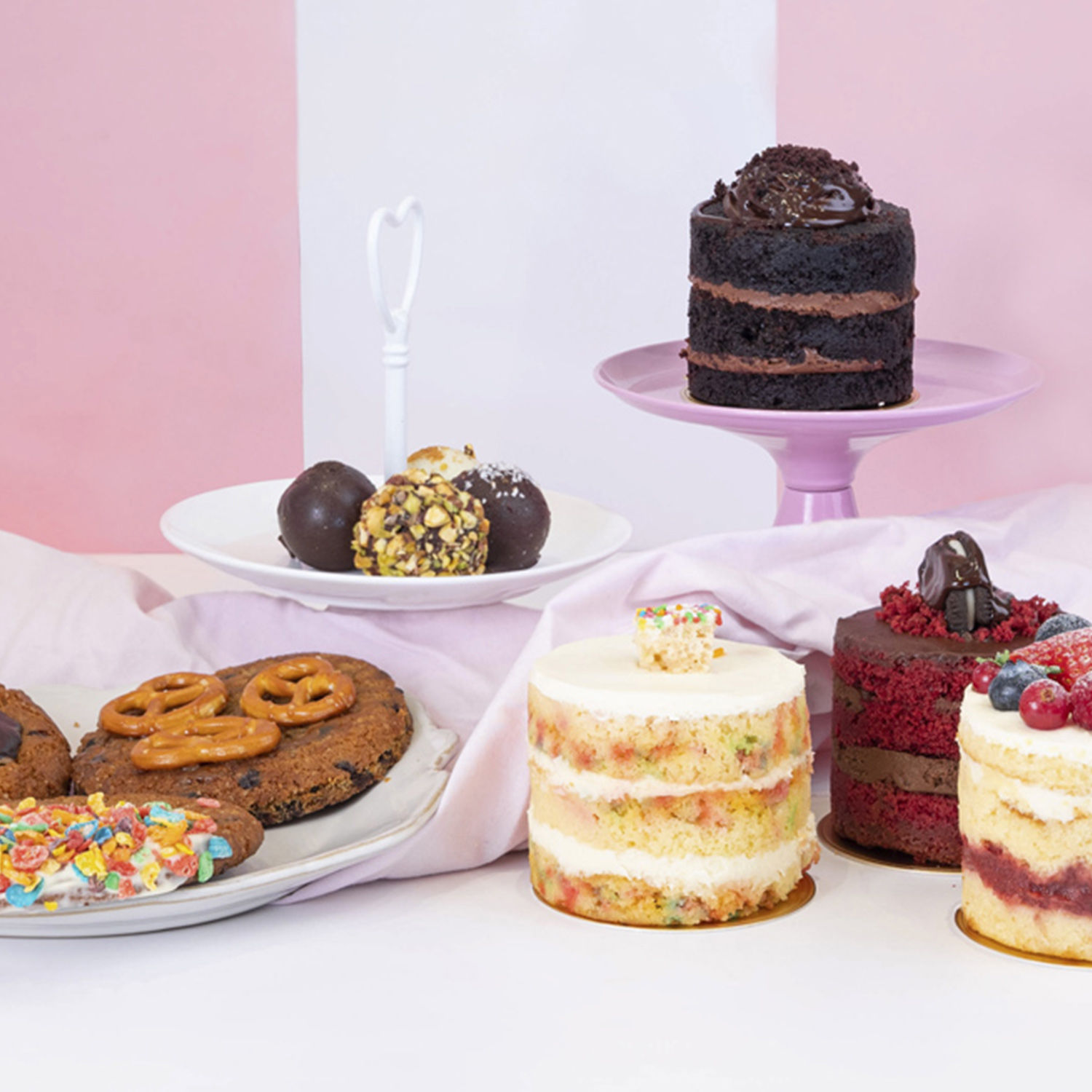 Online Netflix Bundle Gift Delivery in Qatar - Fnp.ae