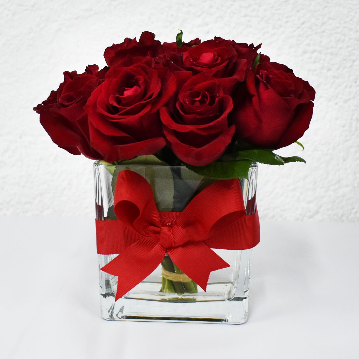 Online 15 Roses in a Vase Gift Delivery in Qatar - FNP