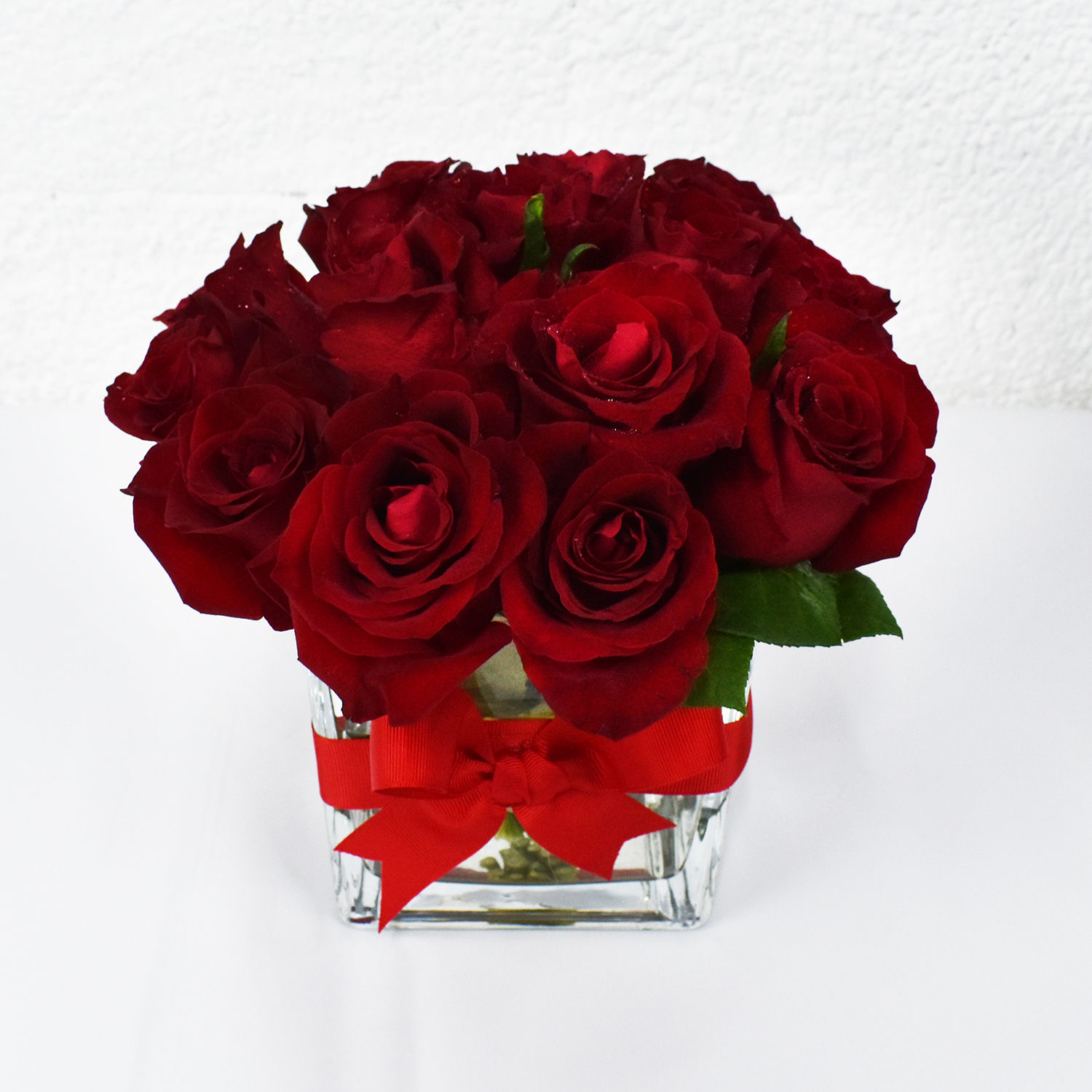 Online 15 Roses in a Vase Gift Delivery in Qatar - FNP