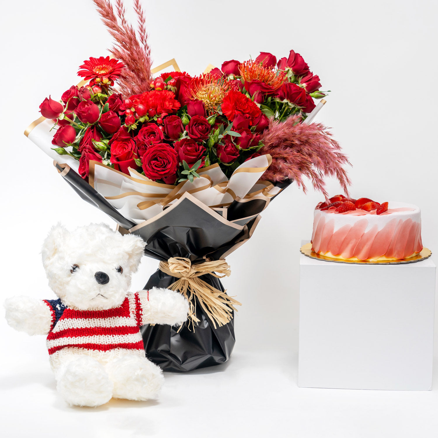 Online Fall in Love Gift Combo Gift Delivery in Qatar - FNP