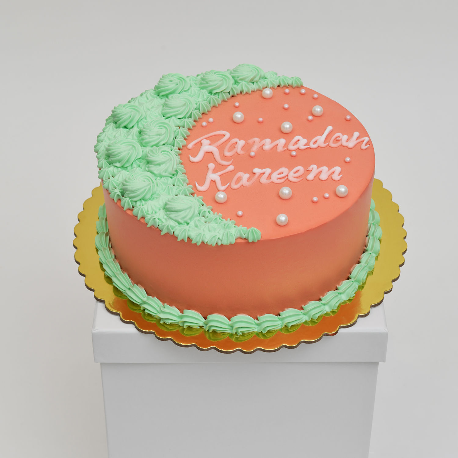 Online Holy Ramadan Celebration Vanilla Cake Gift Delivery in Qatar - FNP