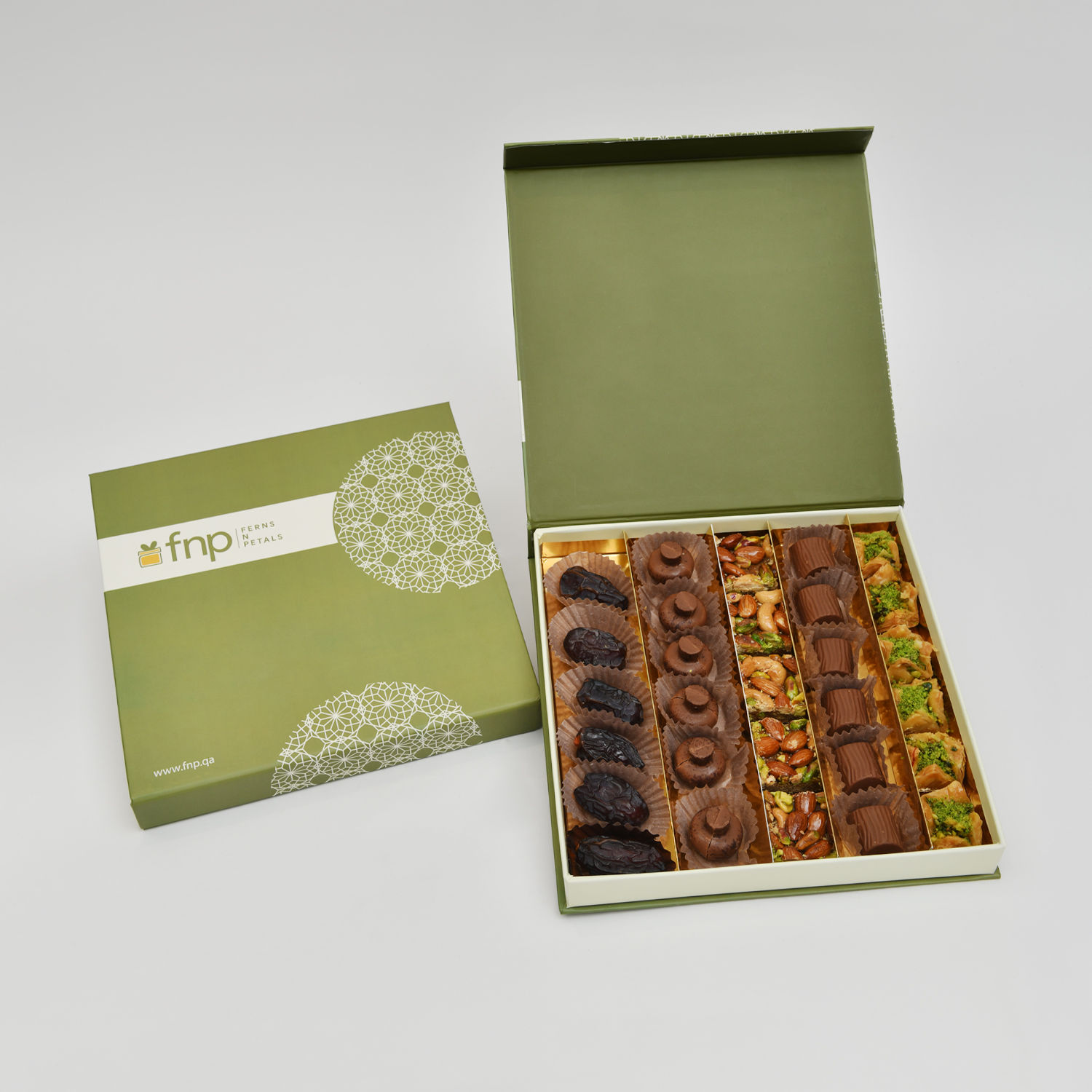 Online Arabic Mix Sweets Box Gift Delivery in Qatar - Fnp.ae
