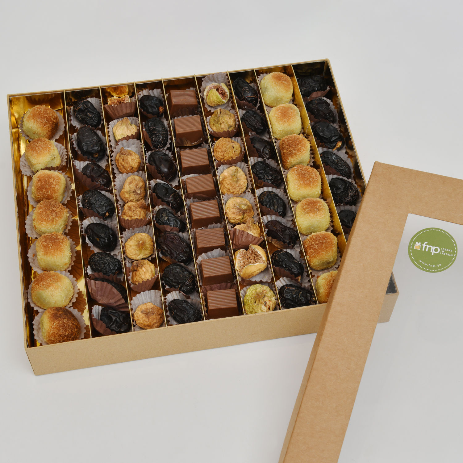 Online Assorted Arabic Sweets & Dates Platter Gift Delivery in Qatar ...