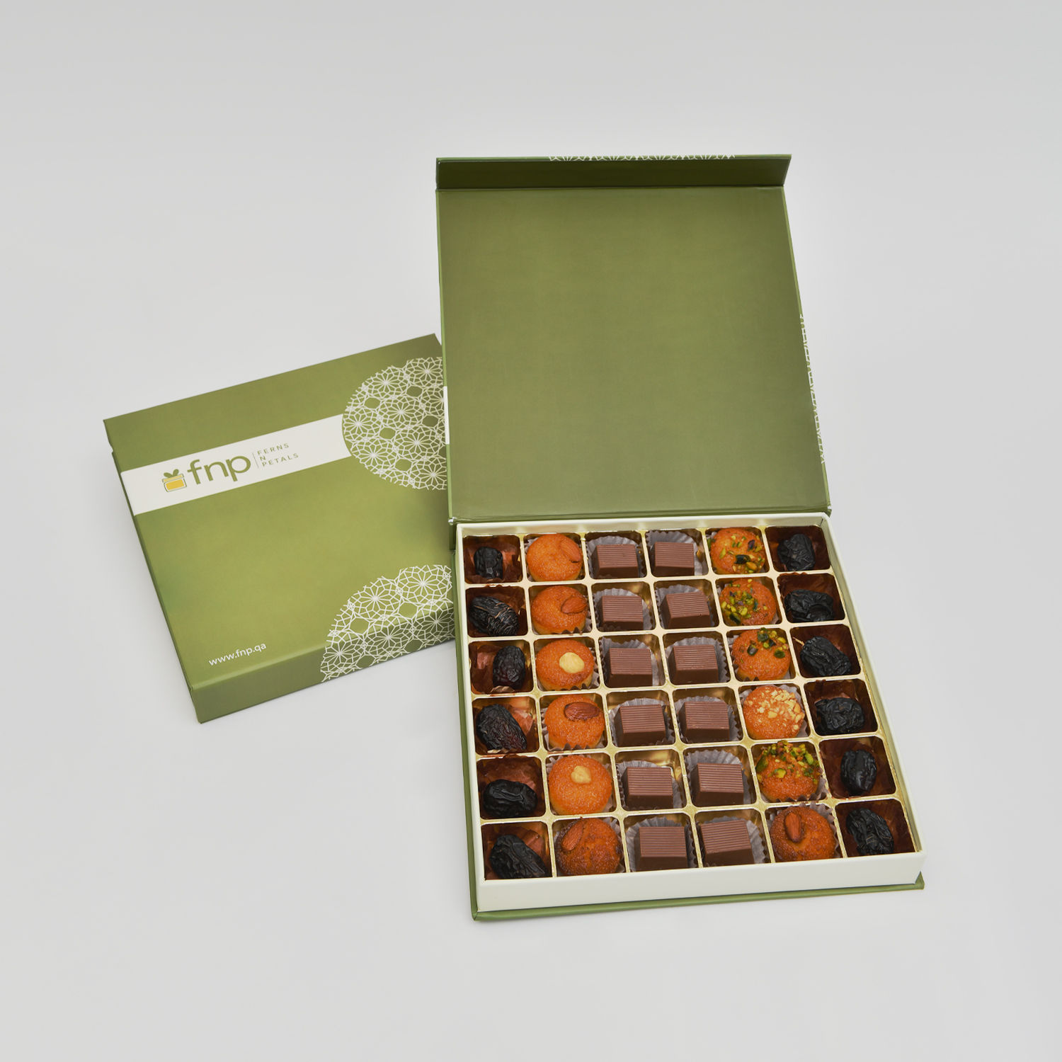 Online Box of Assorted Arabic Sweets & Dates Gift Delivery in Qatar - FNP