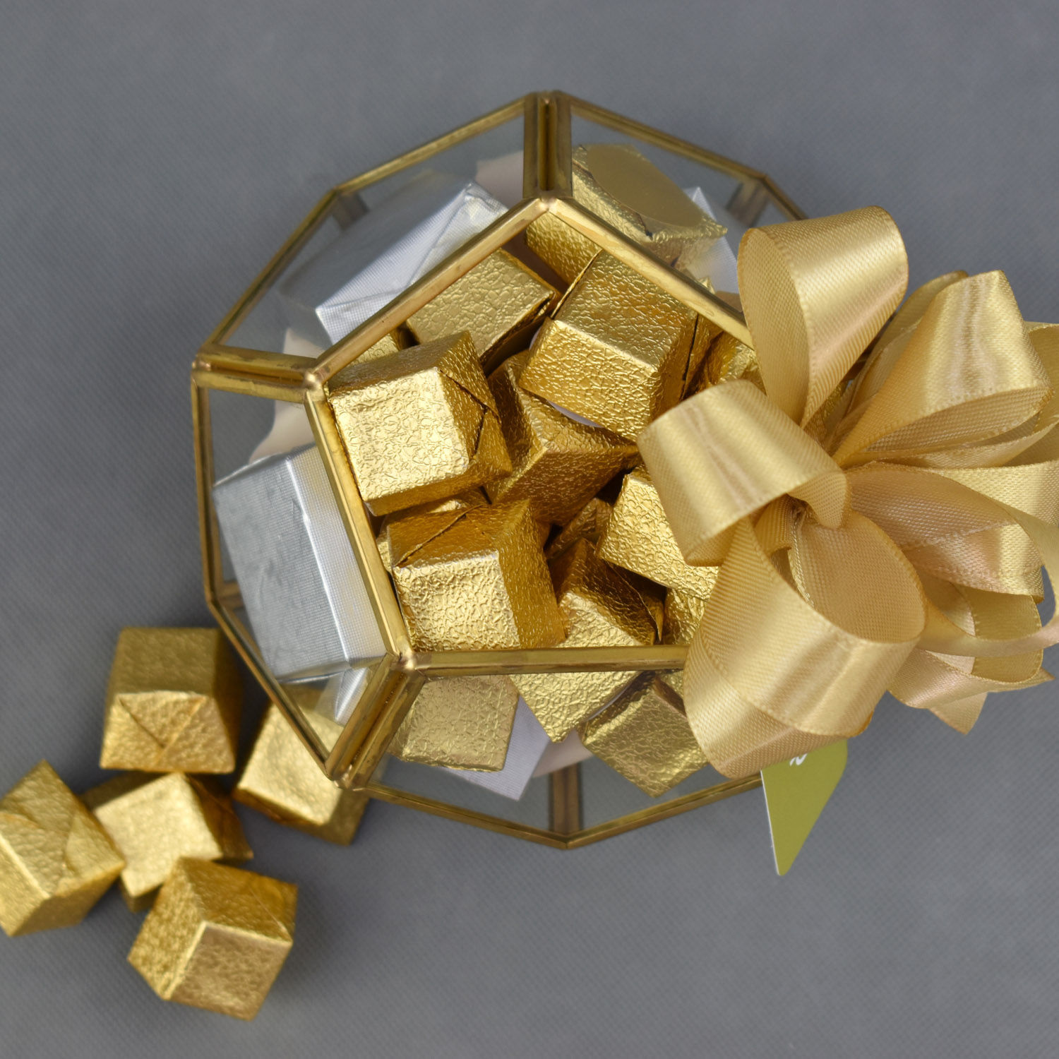 Online Assorted Gourmet Chocolates in Glass Box Gift Delivery in Qatar ...