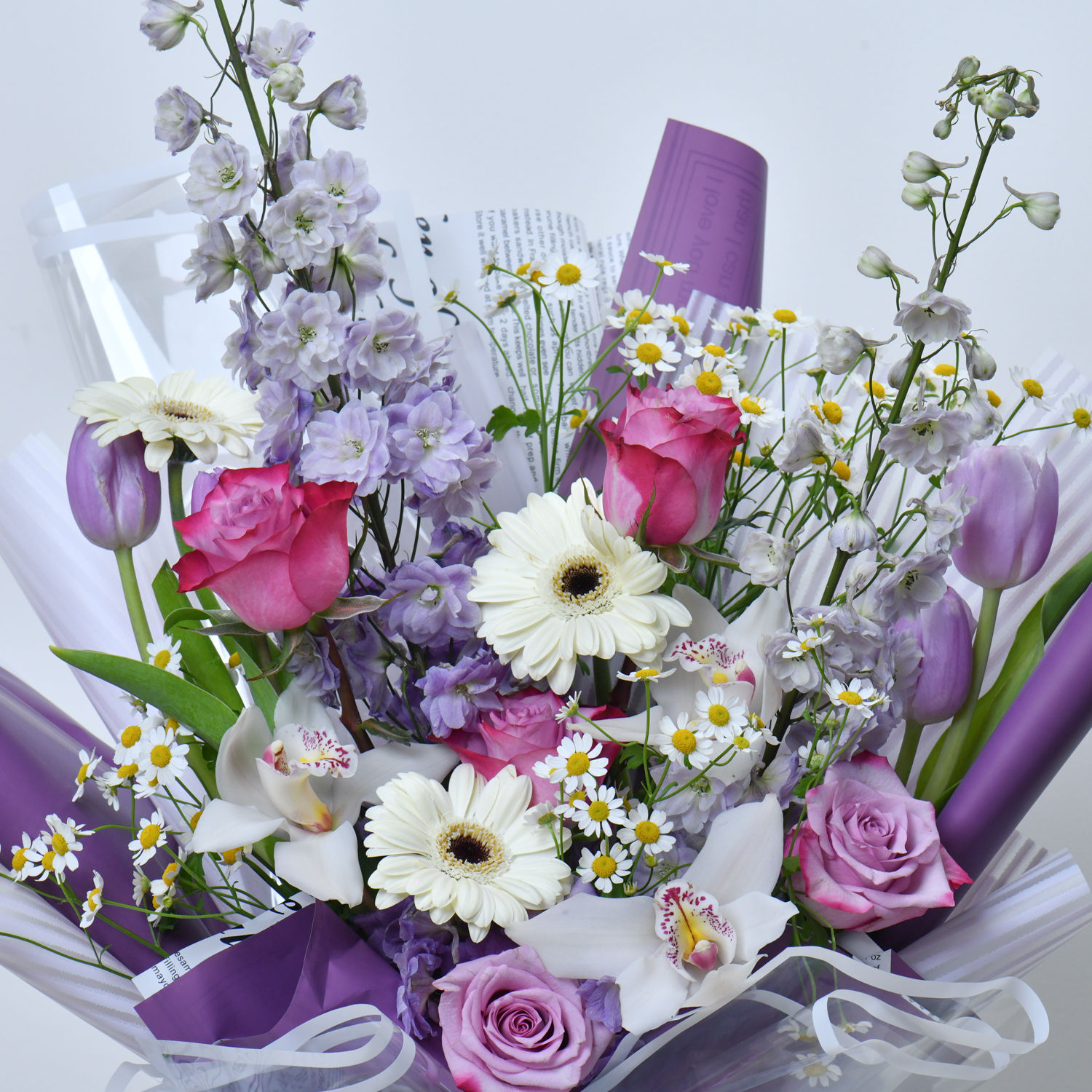 Online Dual Rose Marvel Gift Delivery in Qatar - Fnp.ae