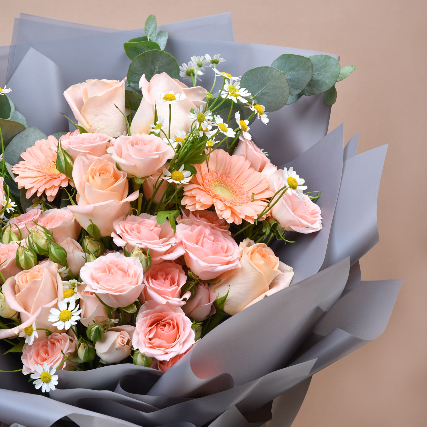 Online Baby Roses Bouquet Gift Delivery in Qatar - Fnp.ae