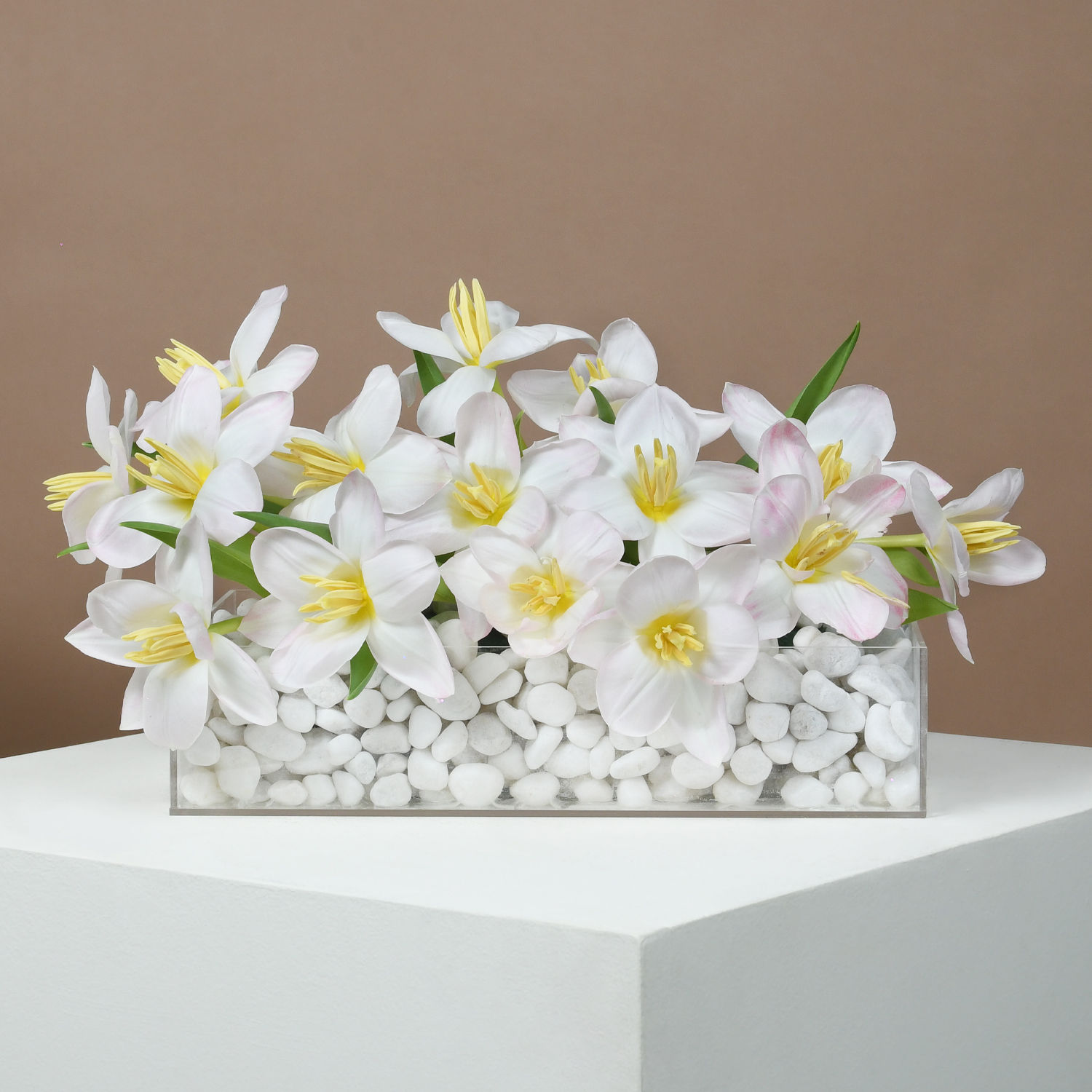 Online Tulips Arrangement Gift Delivery in Qatar - FNP
