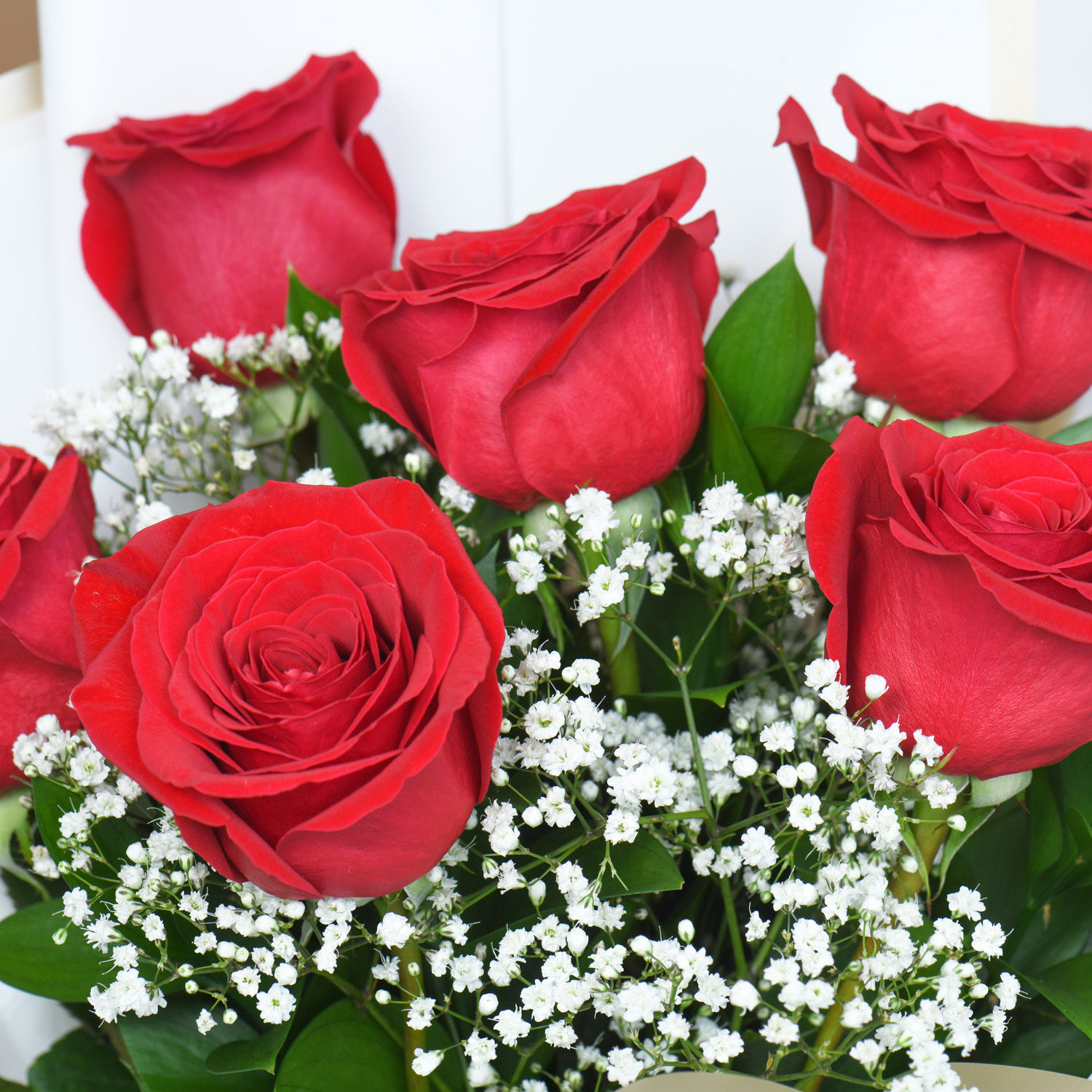Online Passionate Love Roses Bouquet Gift Delivery in Qatar - Fnp.ae