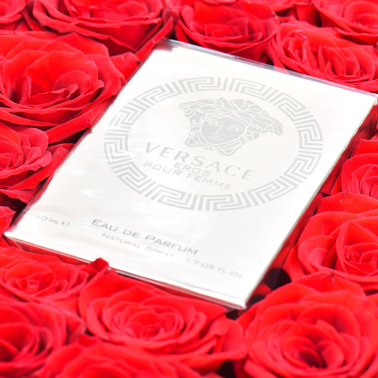 Online Arrangement of Red Roses and Versace Perfume Gift Delivery in ...
