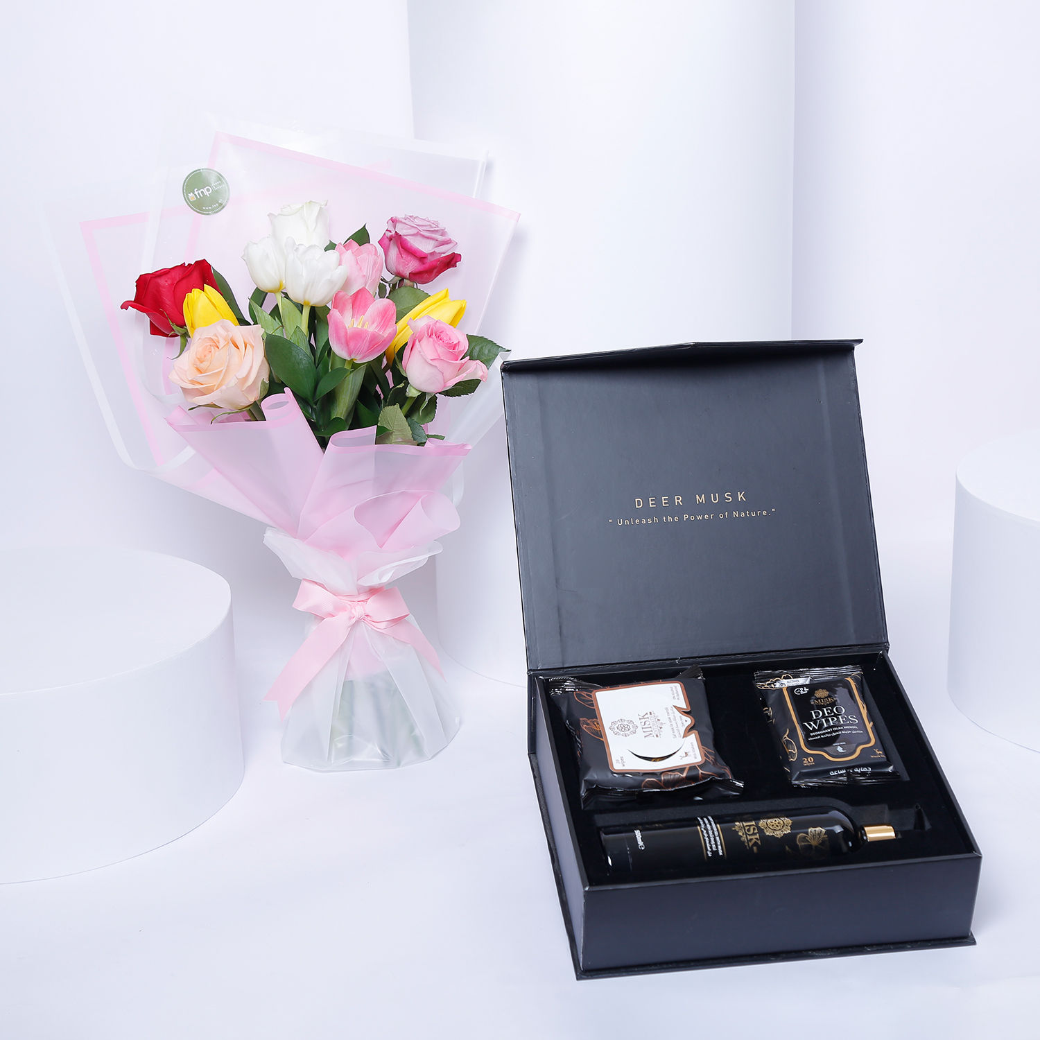 Online Mix Flowers Bouquet with Black Musk Box Gift Delivery in Qatar ...