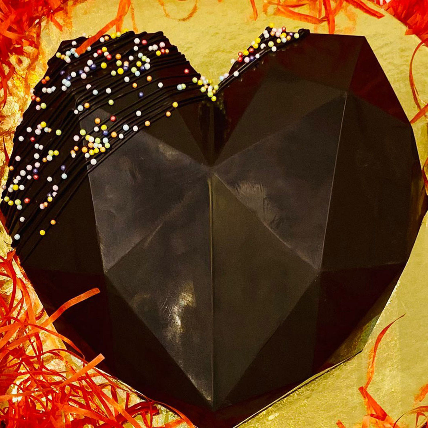 Online Dark Love Fantasy Pinata Gift Delivery in Saudi-arabia - Fnp.ae