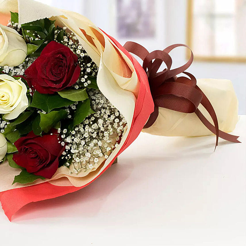 Online Red N White Valentine Roses Bouquet Gift Delivery in Singapore - FNP