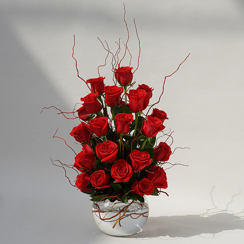 Online 22 Red Roses In A Round Fish Bowl For Valentines Gift Delivery ...