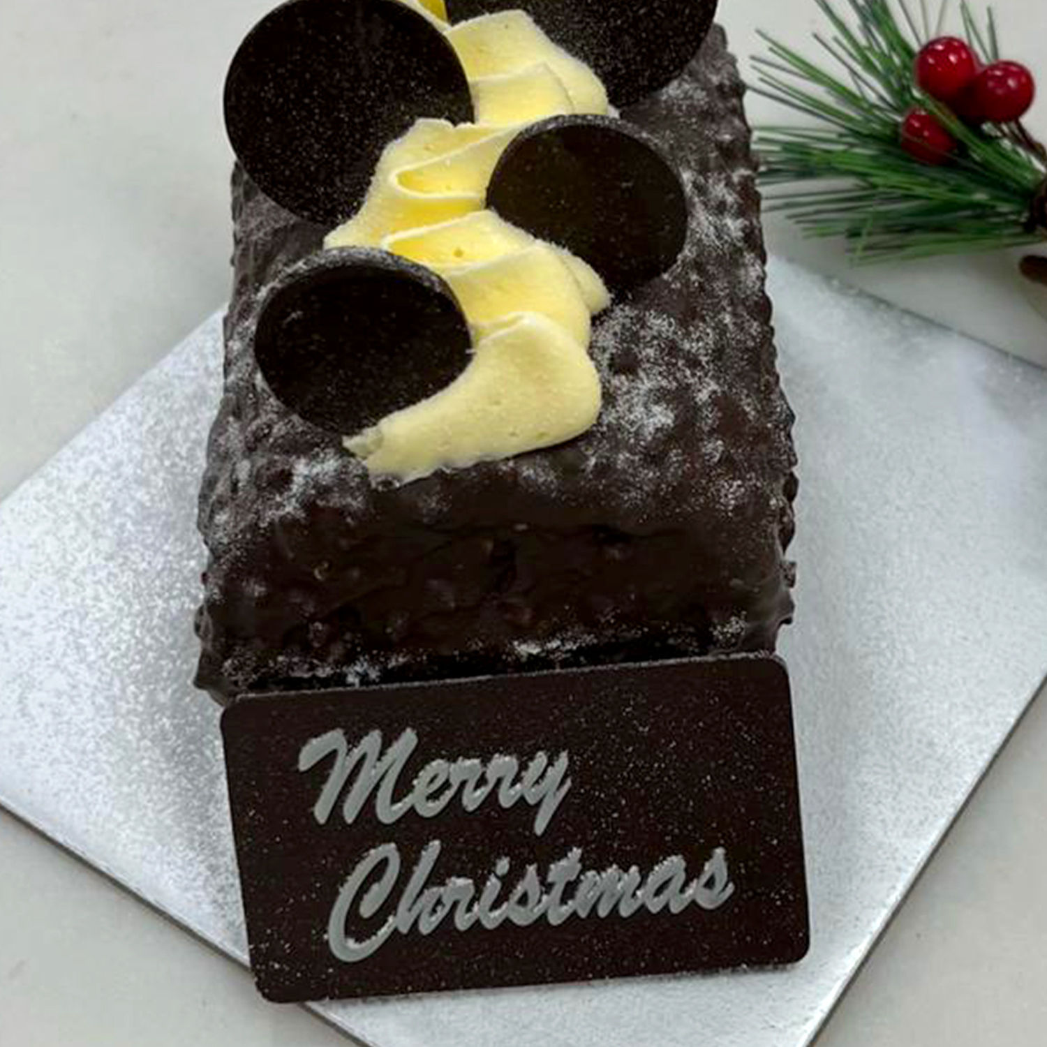 أون لاين Jolly Chocolate Christmas Log توصيل هدايا في Singapore - FNP