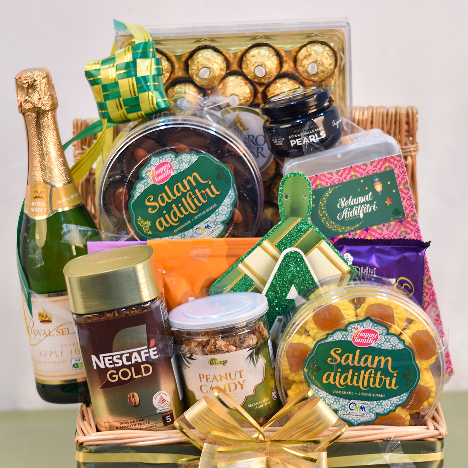 Online Hari Raya deluxe Hamper Gift Delivery in Singapore - Fnp.ae