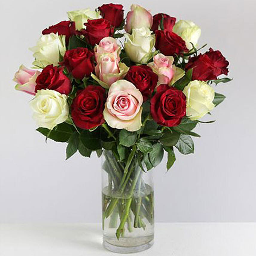 Online Beautiful Mixed Rose Arrangement Gift Delivery in Uk - FNP