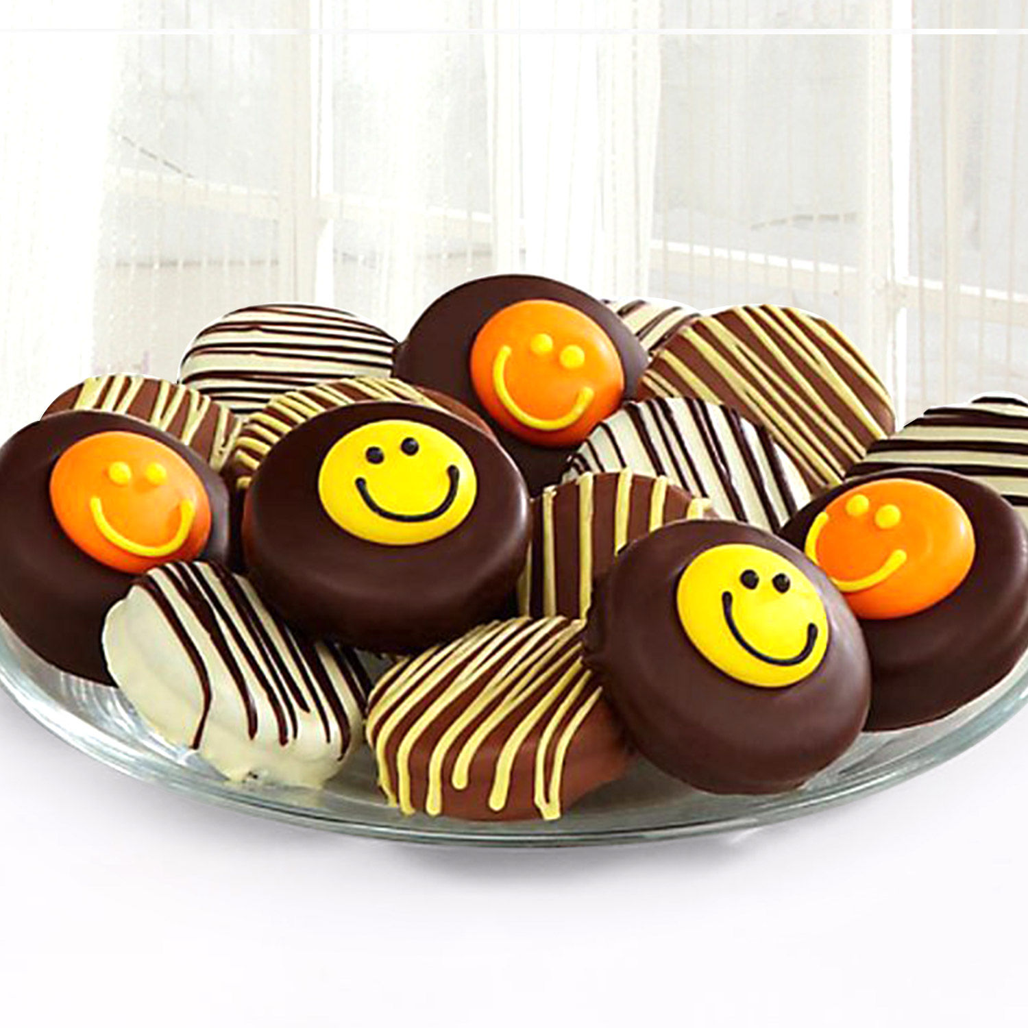 Order Chocolate Dipped Smiley Oreo Cookies Online | Same-Day Delivery ...