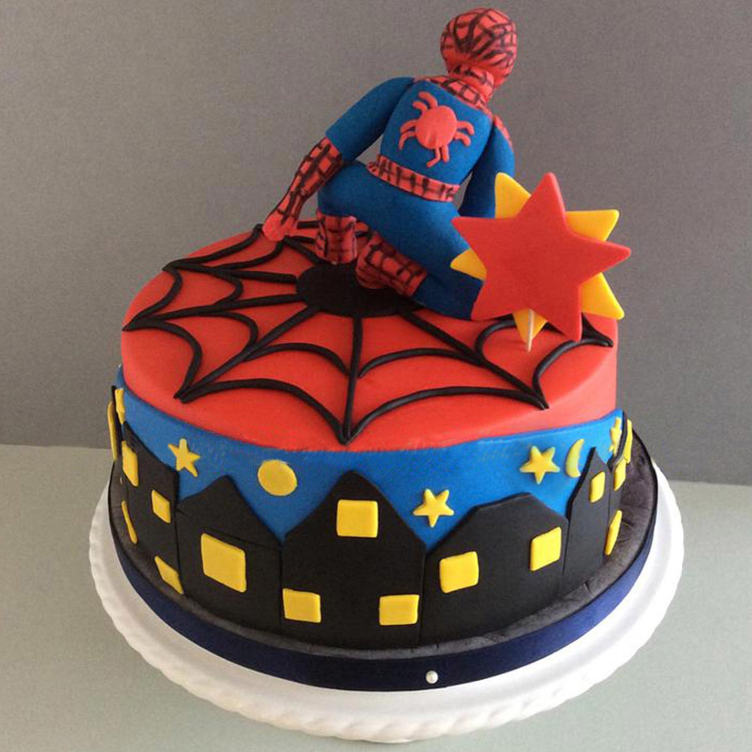 Order Spiderman 3D Red Velvet Cake Online | Same-Day Delivery UAE - Fnp.ae