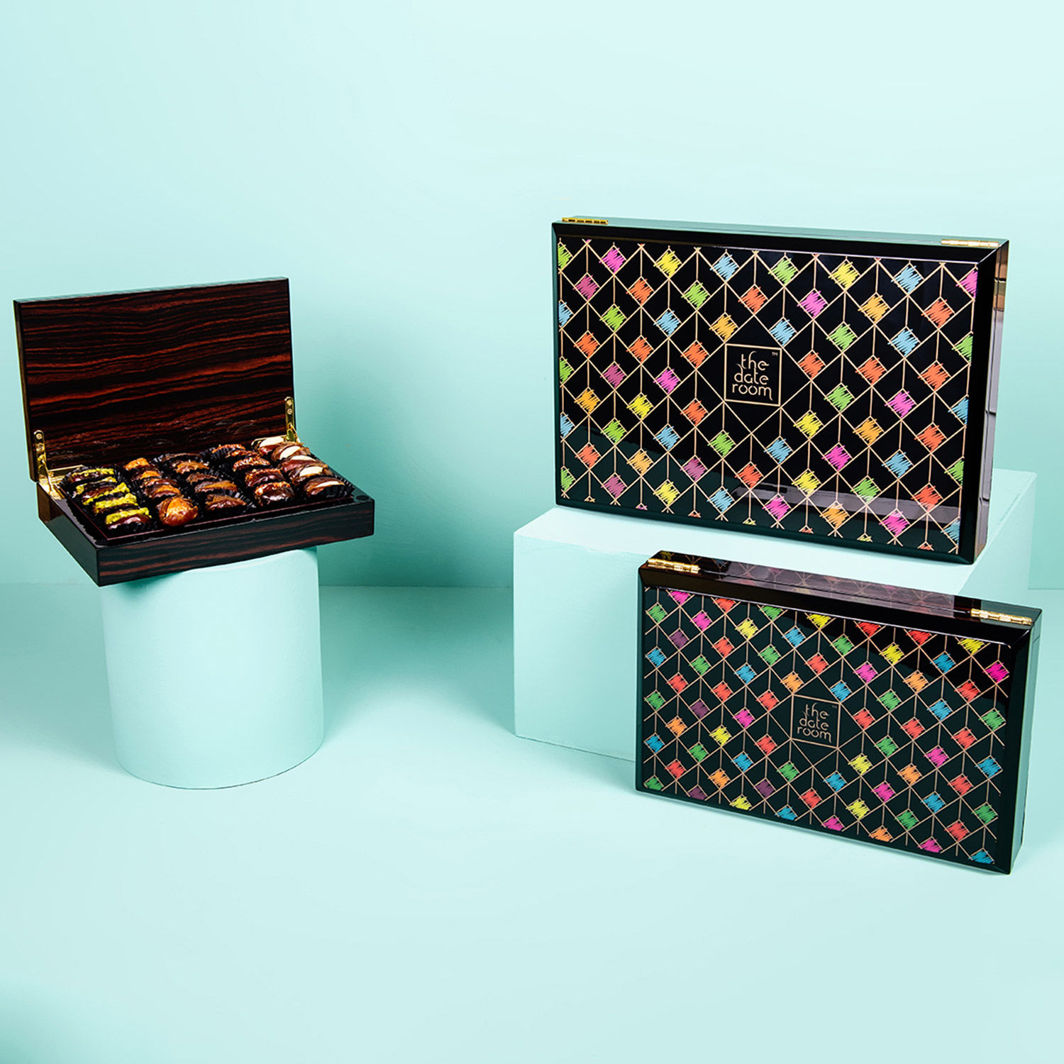 Online Assorted Dates Colourful Box 25 Pcs Gift Delivery in UAE - FNP