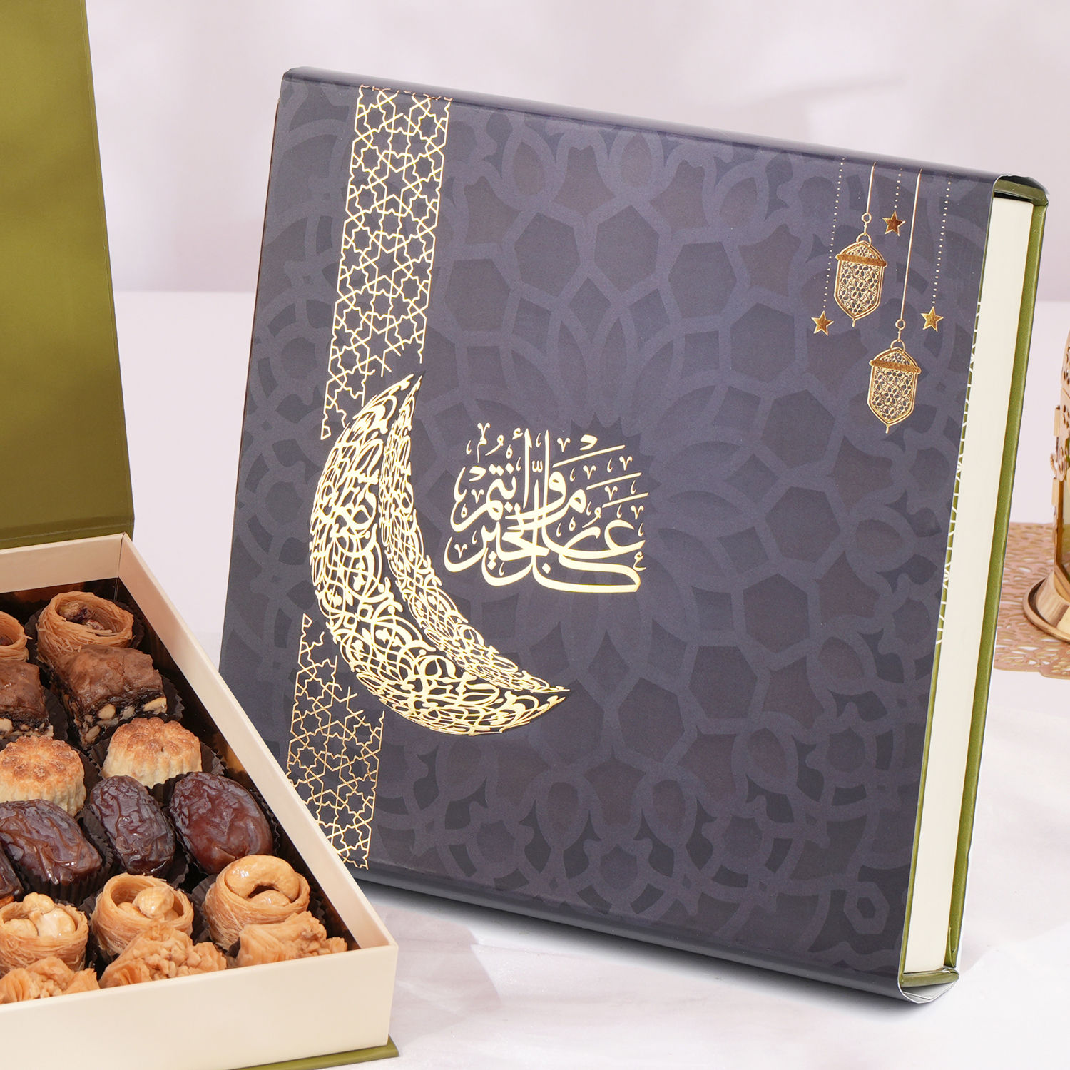 Online Premium Arabic Sweets Box Gift Delivery in UAE - FNP