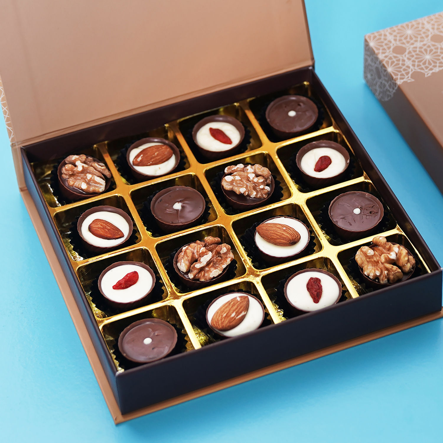 Order Classic Chocolates Online | Same-Day Delivery UAE - Fnp.ae