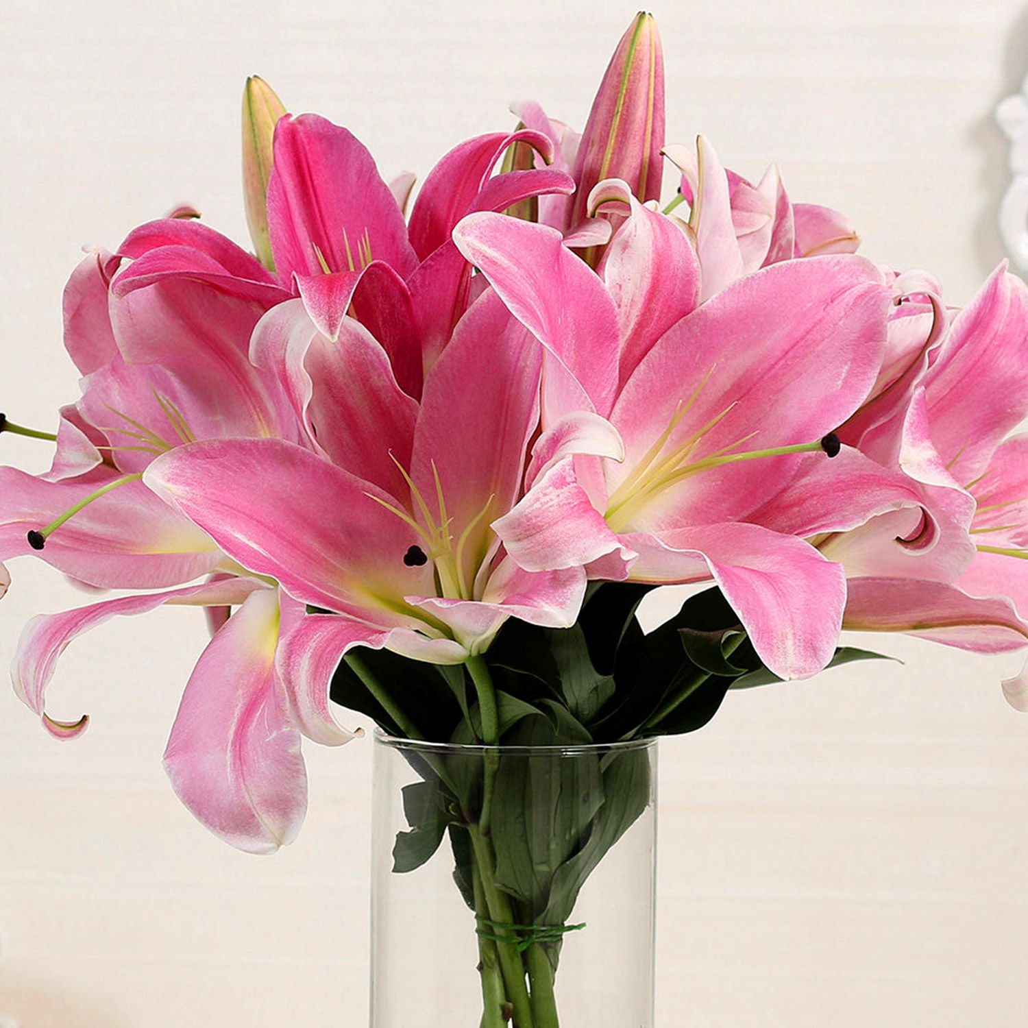 Order Scented Lilies Mini Arrangement Online | Same-Day Delivery UAE ...