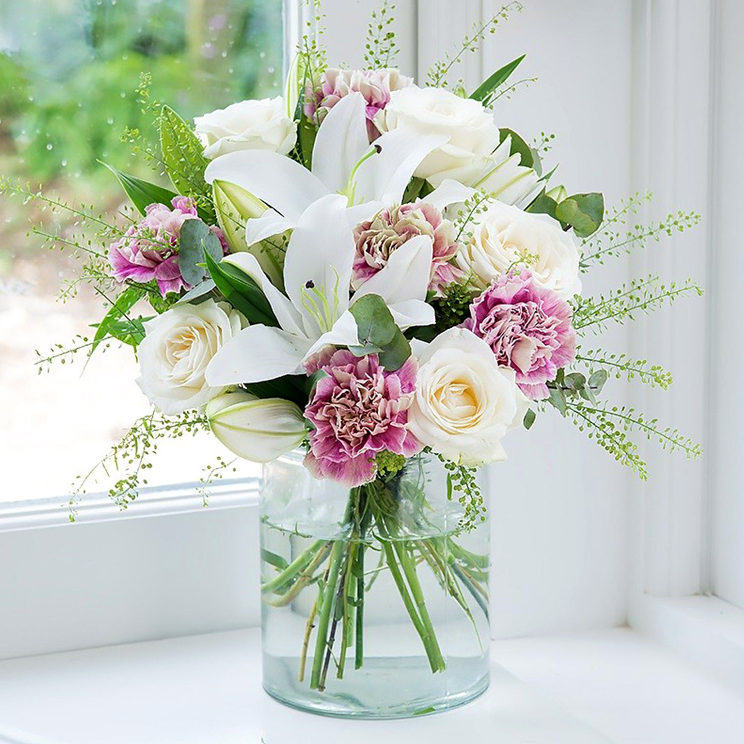 Order Splendor of Flowers Online | Same-Day Delivery UAE - Fnp.ae