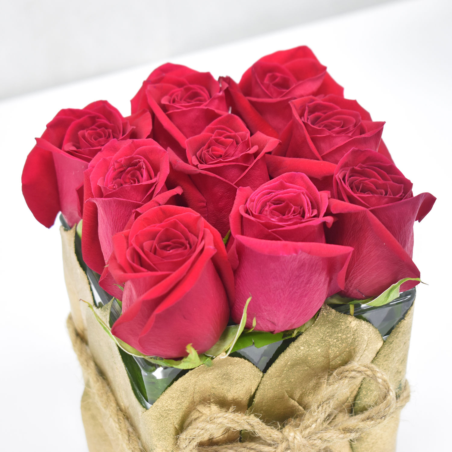 Order Simply Roses Online | Same-Day Delivery UAE - Fnp.ae
