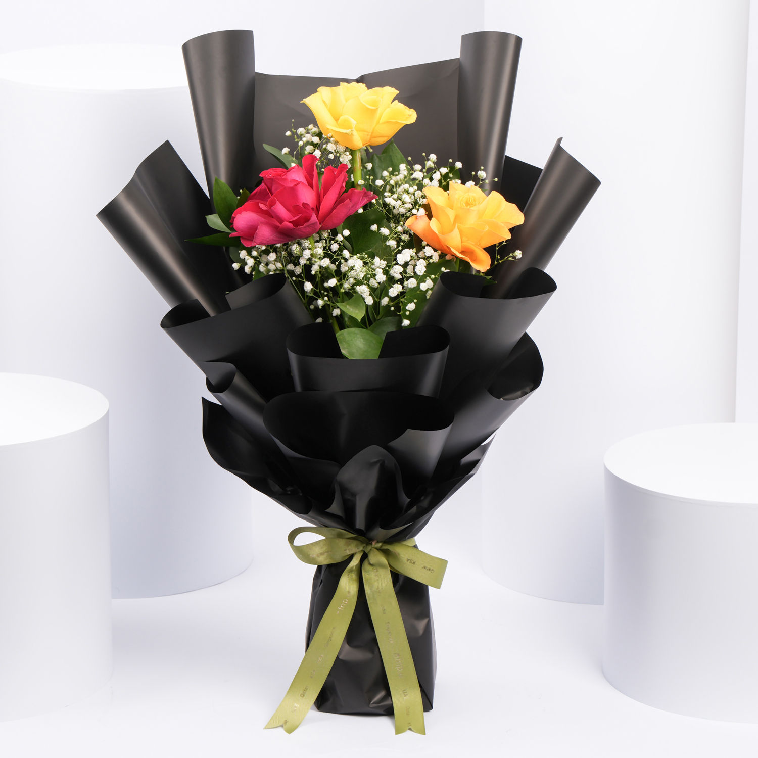 Online Bouquet Of Multicolored Roses Gift Delivery in UAE - FNP