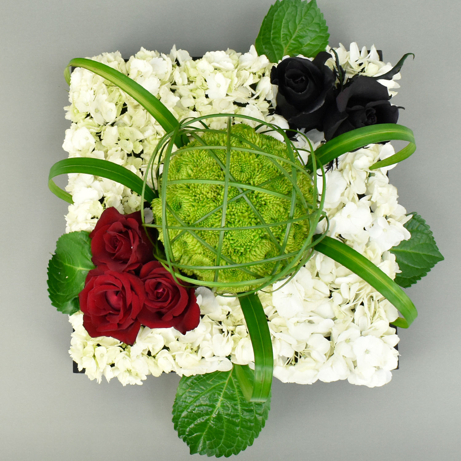 Online UAE Flag Flower Vase Arrangement Gift Delivery in UAE - FNP