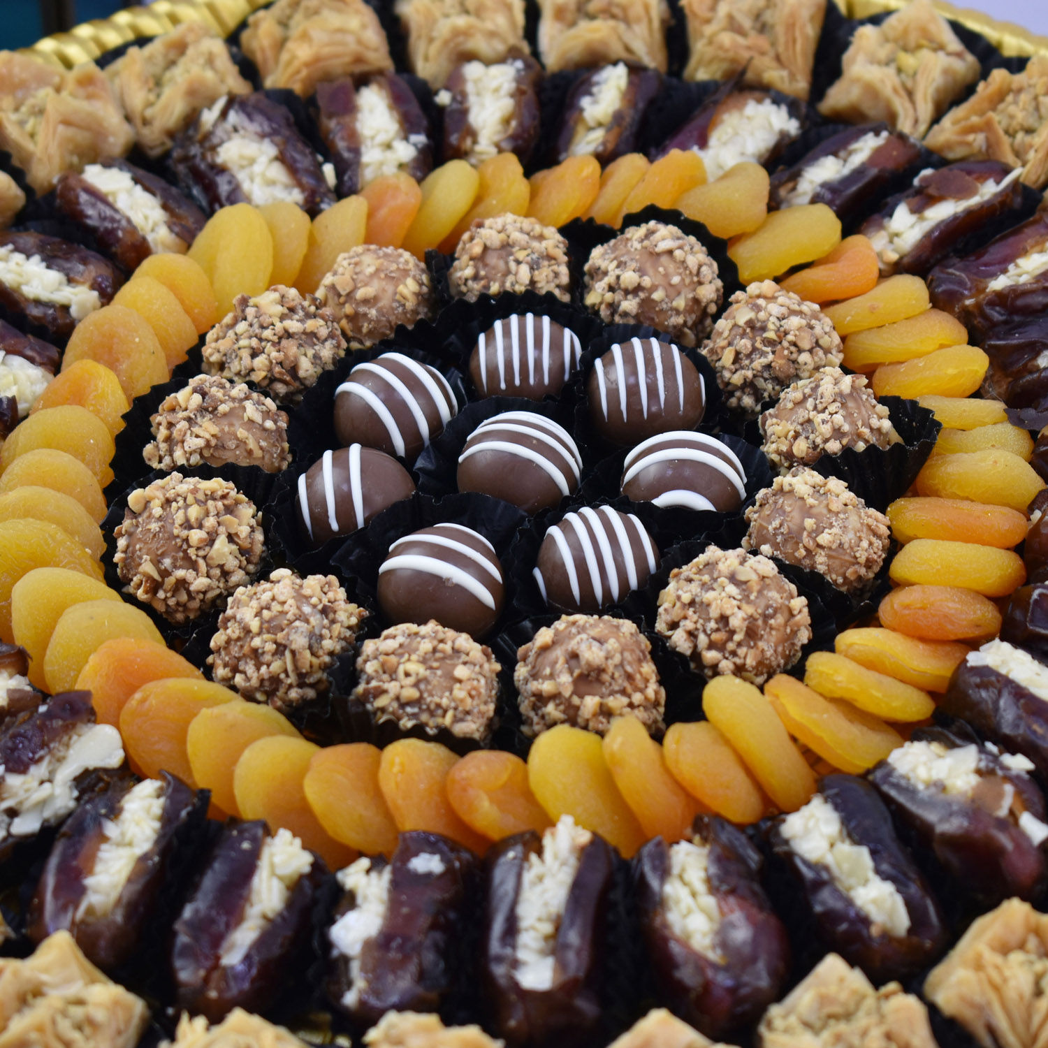 Online Royal Ramadan Dates and Sweets Platter Gift Delivery in UAE - FNP
