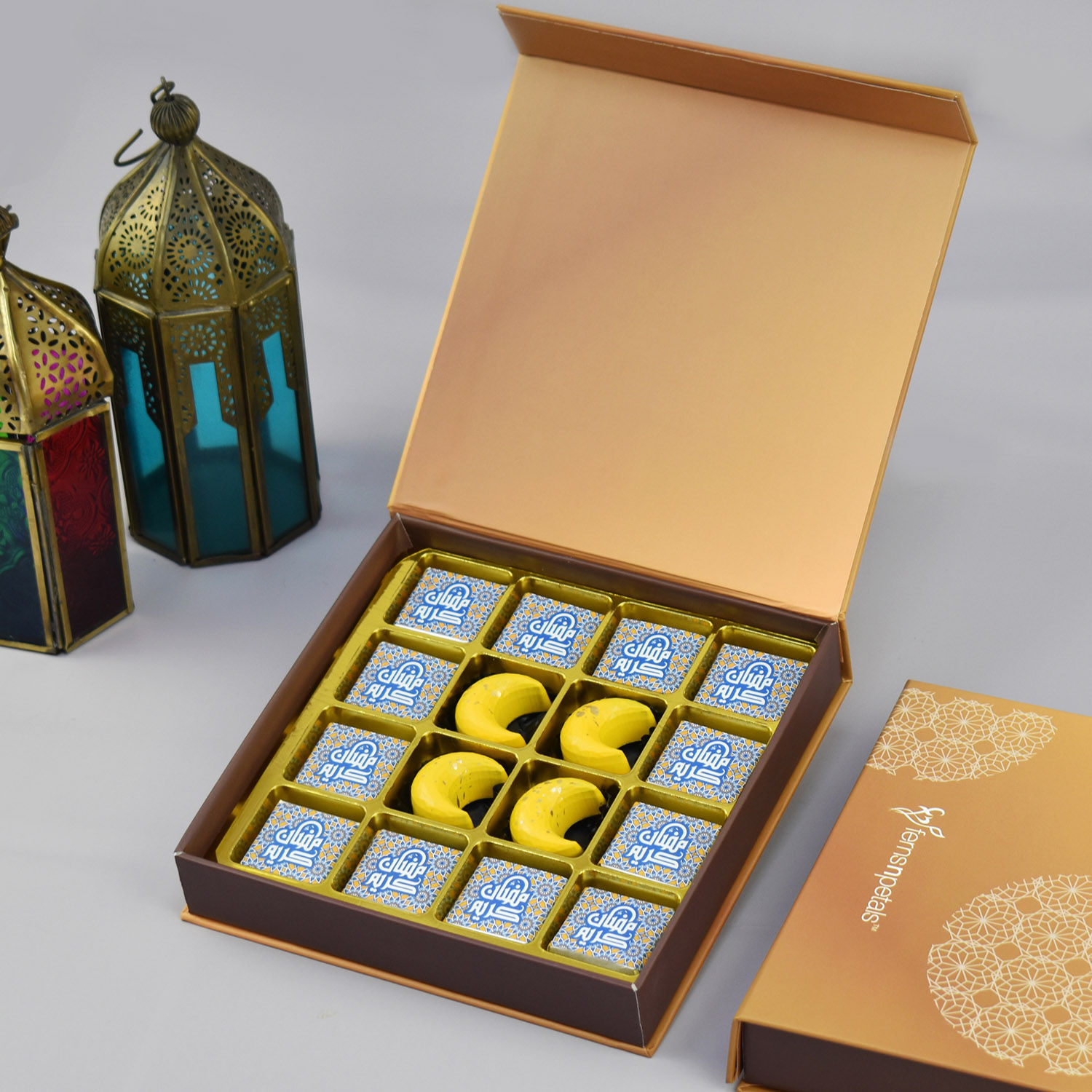 Order Moon and Ramadan Wishes Chocolates Small Box Online | Same-Day ...