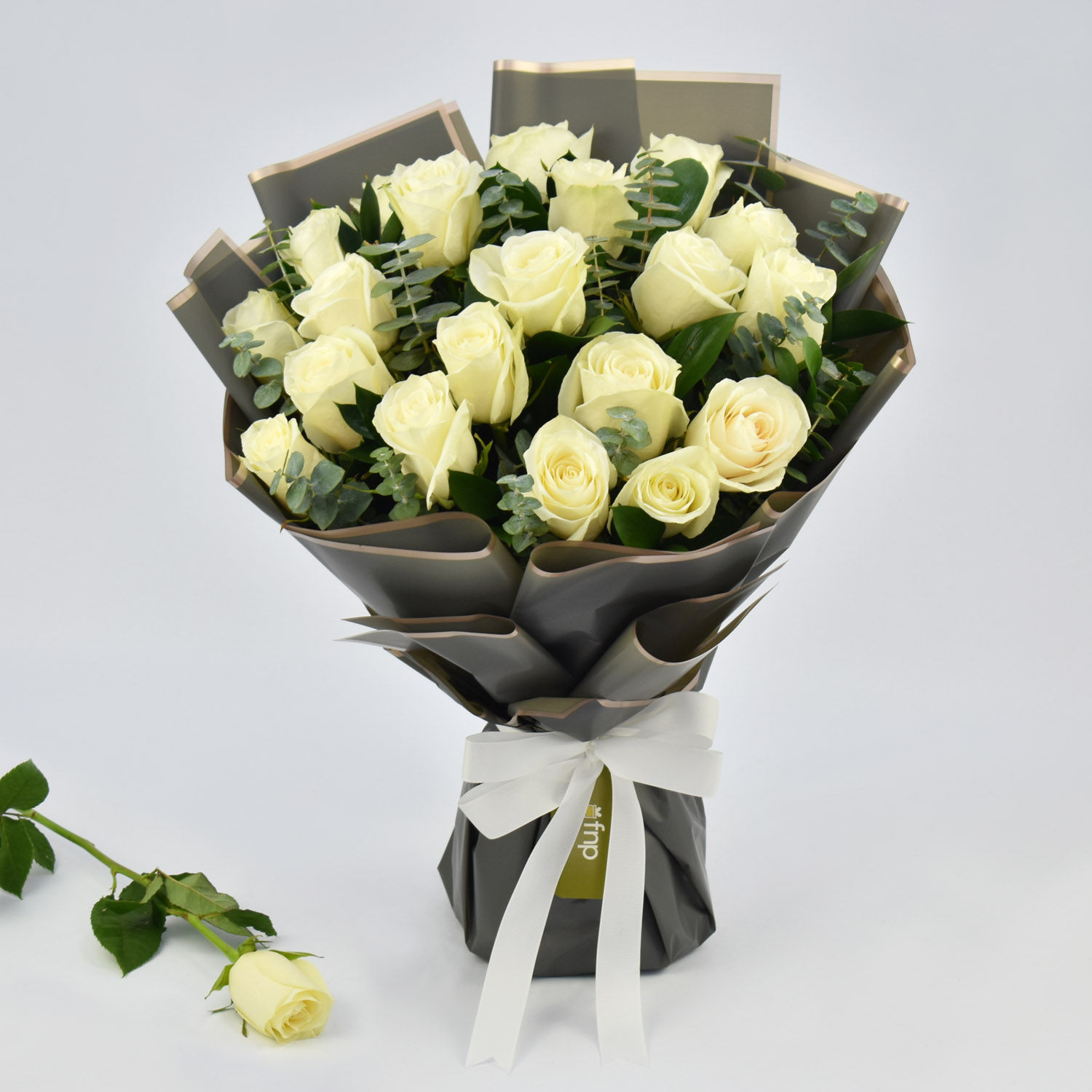 Order Serene 20 White Rose Bouquet Online | Same-Day Delivery UAE - Fnp.ae