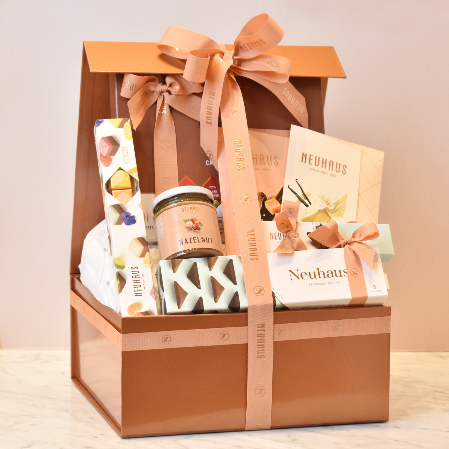 Order Gift Copper Hamper Medium By Neuhaus Online | Same-Day Delivery ...