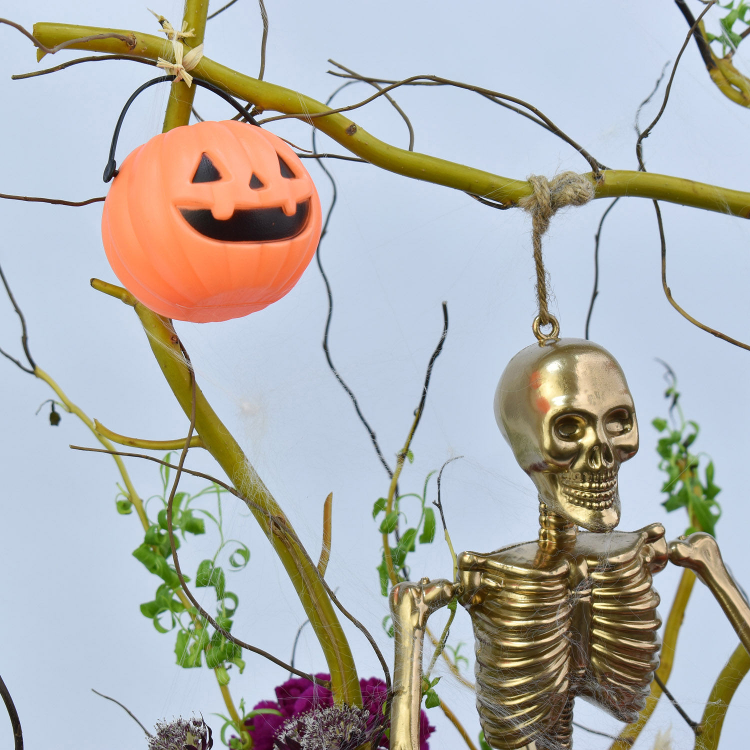 Online Hanging Skeleton and Flowers Gift Delivery in UAE - FNP