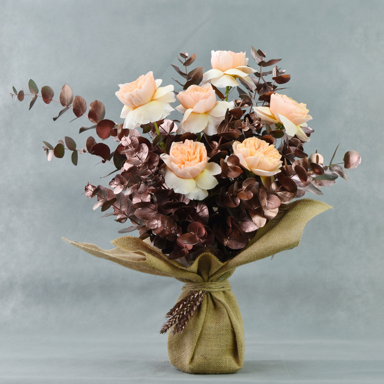Order Garden Rose Splendour Bouquet Online | Same-Day Delivery UAE - Fnp.ae