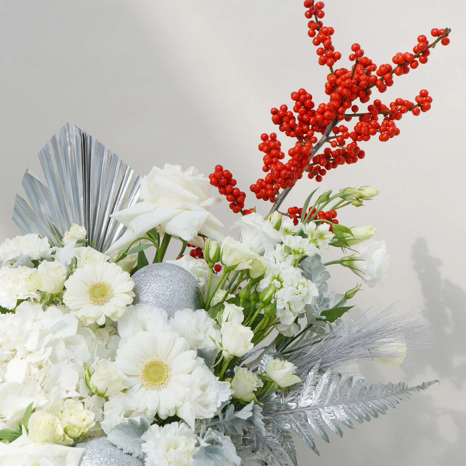 Order Snowflakes Flower Arrangement Online | Same-Day Delivery UAE - Fnp.ae