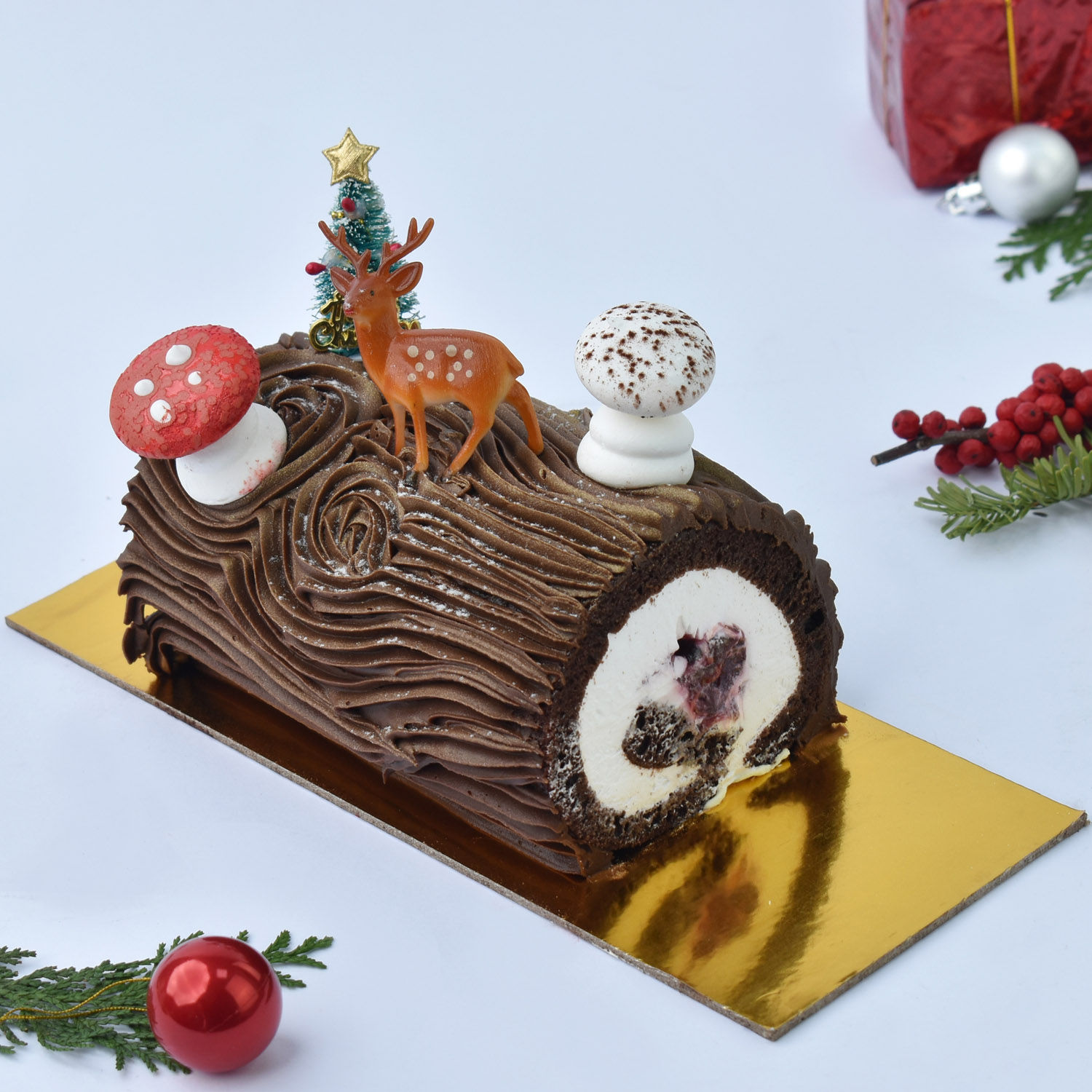 Order Merry Christmas Black Forest Log Cake 4 Portion Online | Same-Day ...