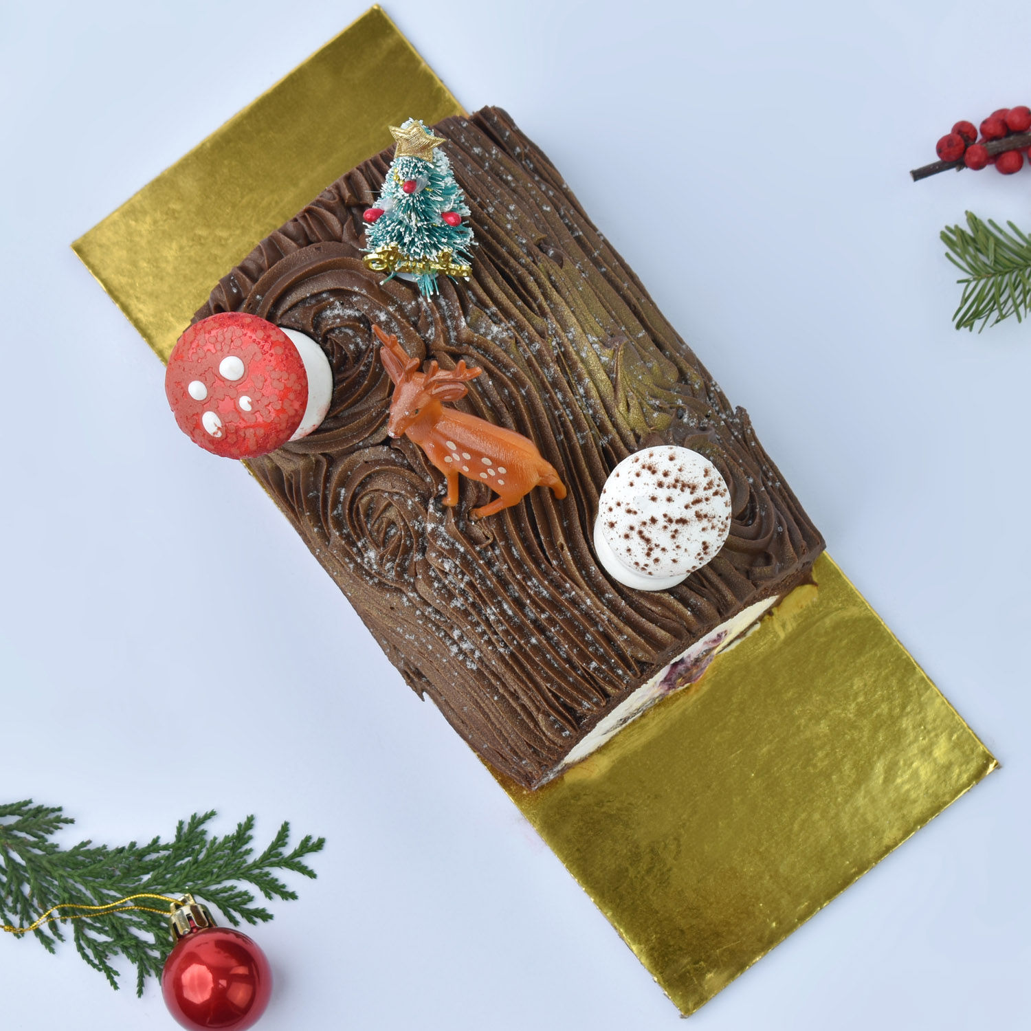 Order Merry Christmas Black Forest Log Cake 4 Portion Online | Same-Day ...