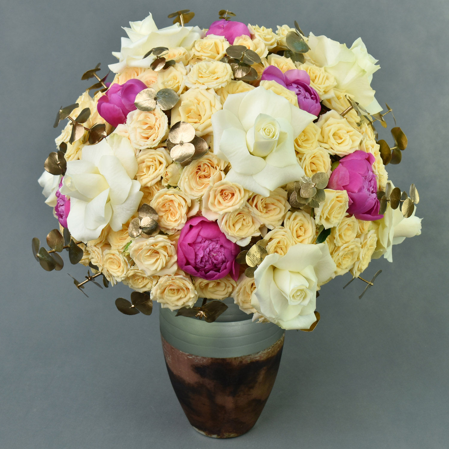 أون لاين باقة ورد بيبي روز لون مشمشي في فازة فاخرة توصيل هدايا في UAE - FNP