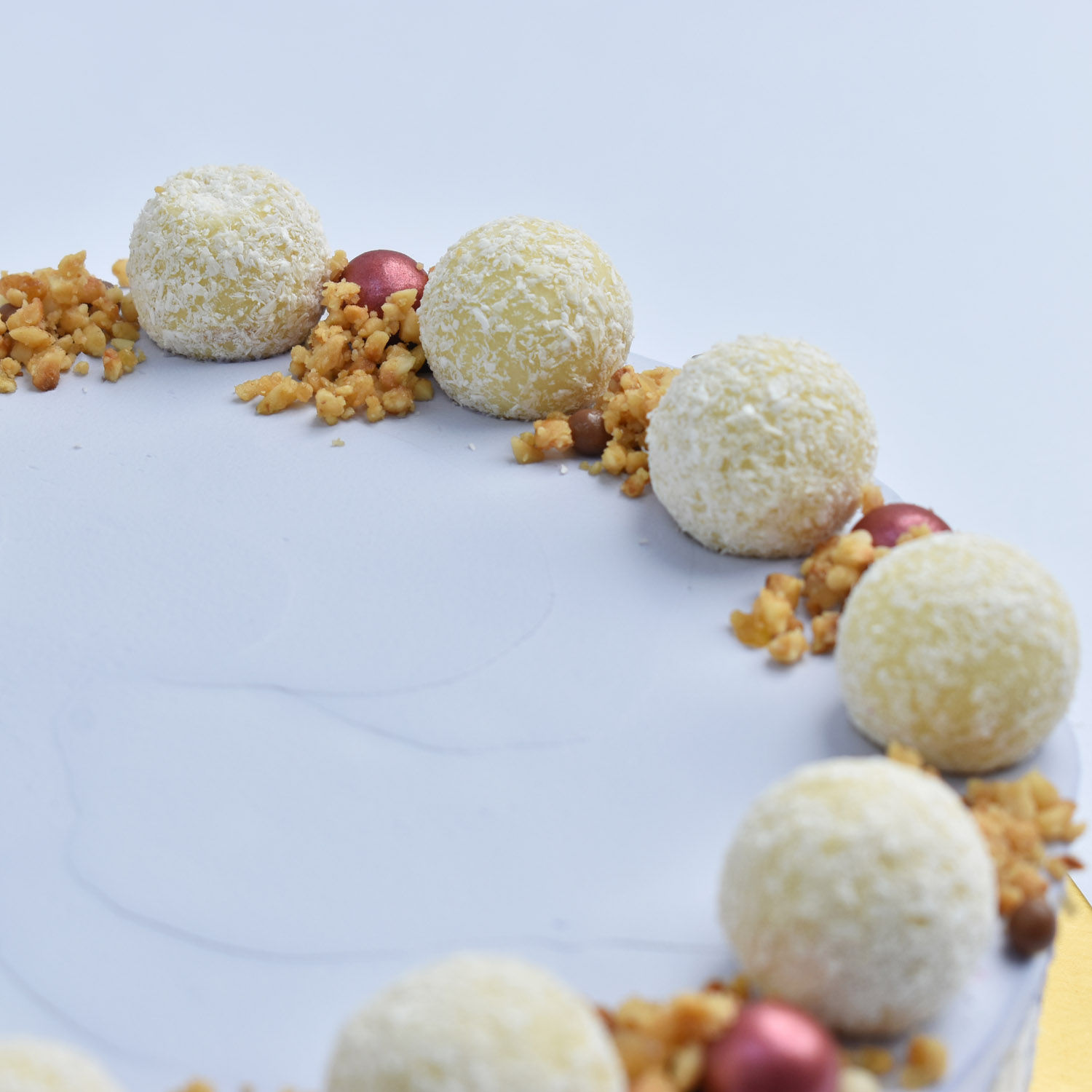 Order Mouth Watering Vanilla Blueberry Cake One Kg Online | Same-Day ...