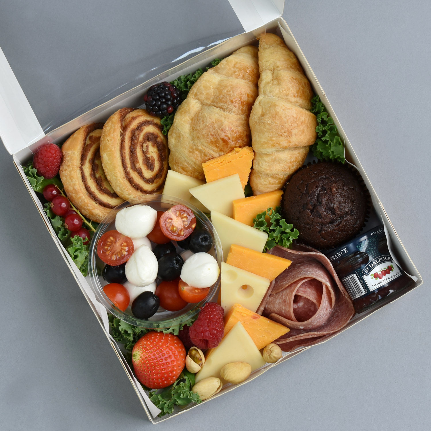 Order Breakfast Feast Box Online | Same-Day Delivery UAE - Fnp.ae