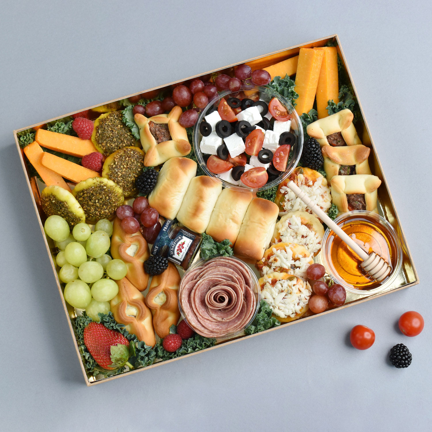 Order Cheese Box With Condiments Online | Same-Day Delivery UAE - Fnp.ae