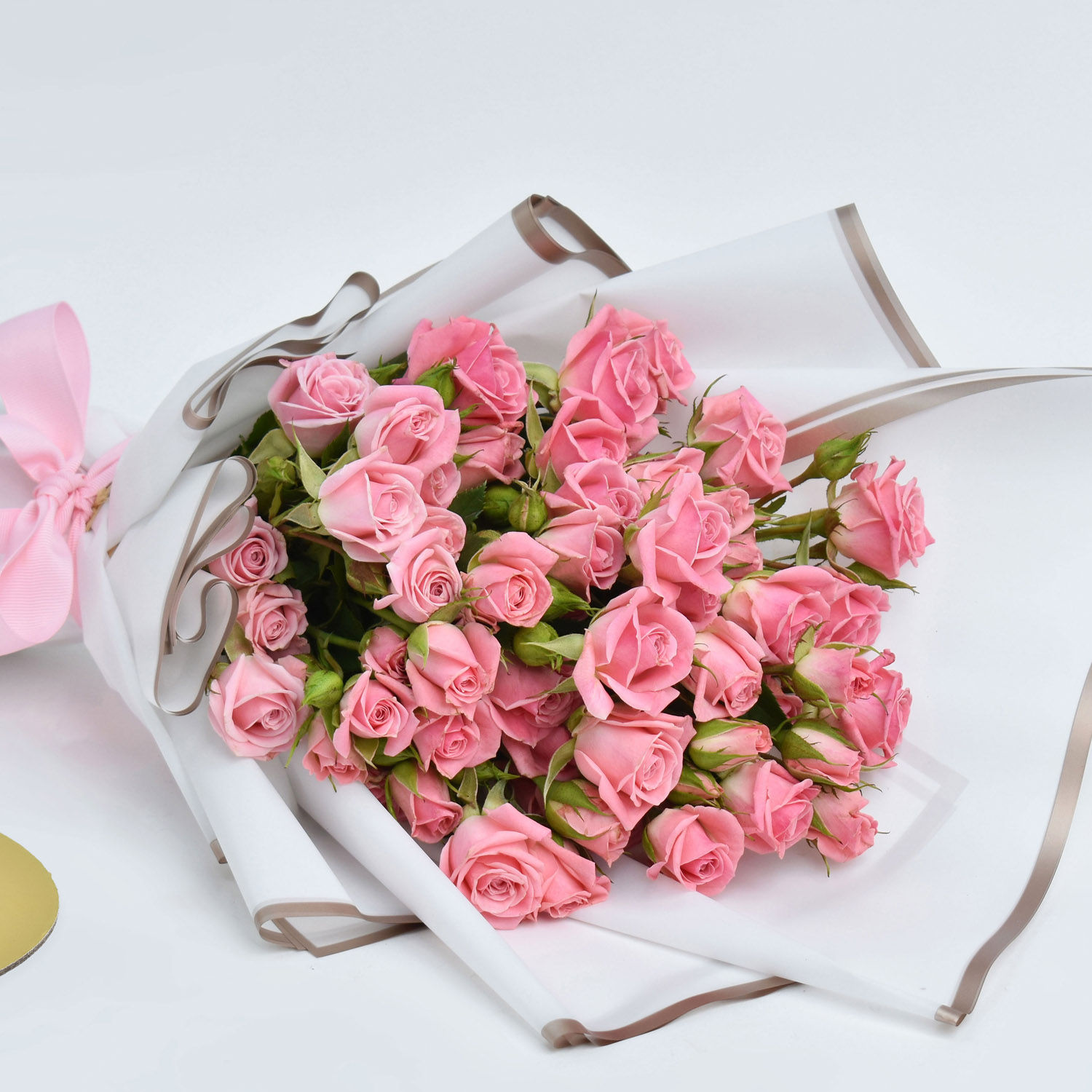 Online Pink Spray Rose and Heart Shape Cake Gift Delivery in UAE - FNP