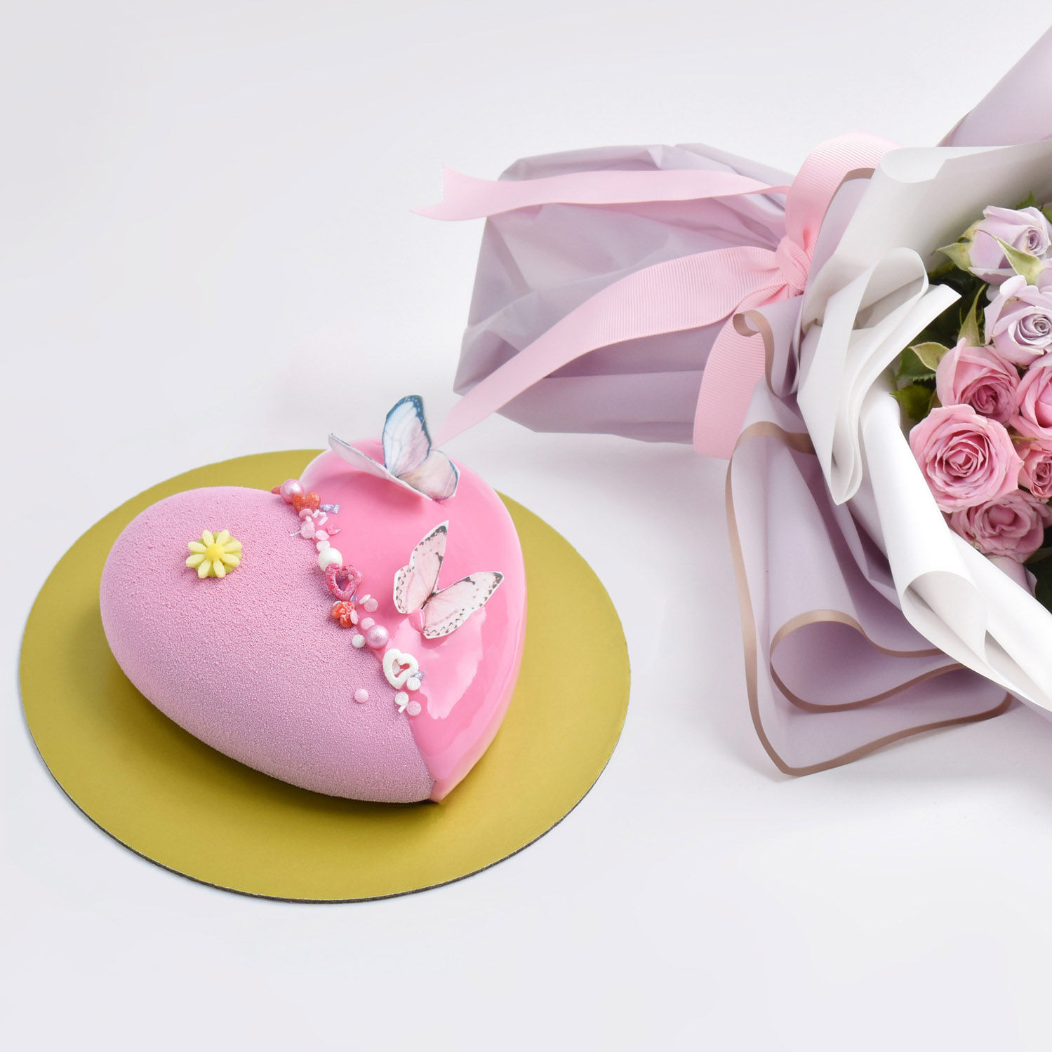 Order Purple and Pink Spray Roses Bunch And Cake Online | Same-Day ...